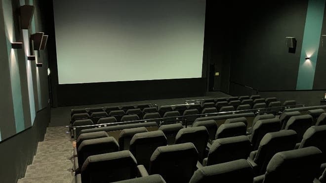 【久山 93席】映画館で、会社説明会、株主総会、講演会の企画はいかがですか?の写真1