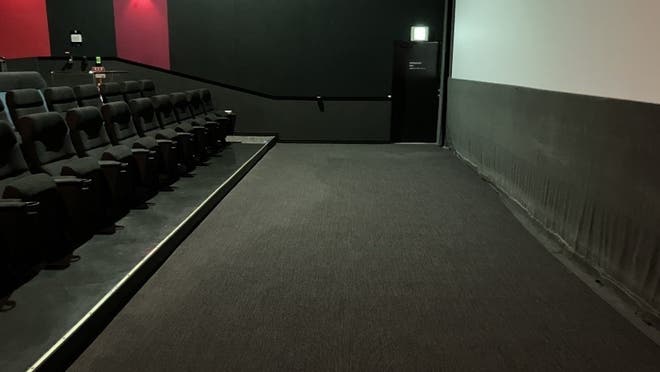 【久山 128席】映画館で、会社説明会、株主総会、講演会の企画はいかがですか?の写真3