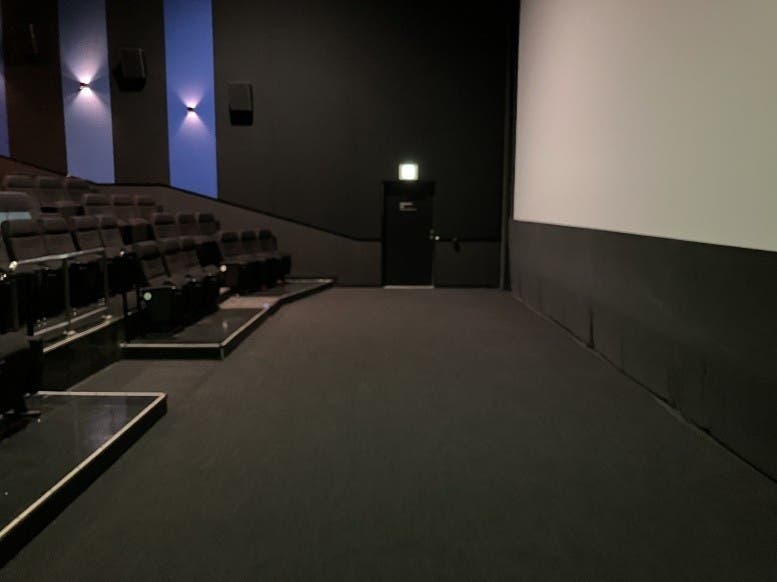 【久山 142席】映画館で、会社説明会、株主総会、講演会の企画はいかがですか？の写真3