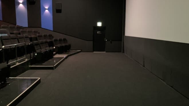 【久山 142席】映画館で、会社説明会、株主総会、講演会の企画はいかがですか?の写真3