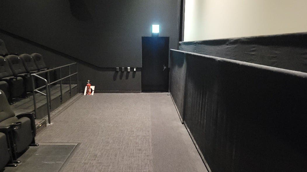 【浦添・66席】映画館の大スクリーンで会議、入社式、イベントはいかが？の写真3