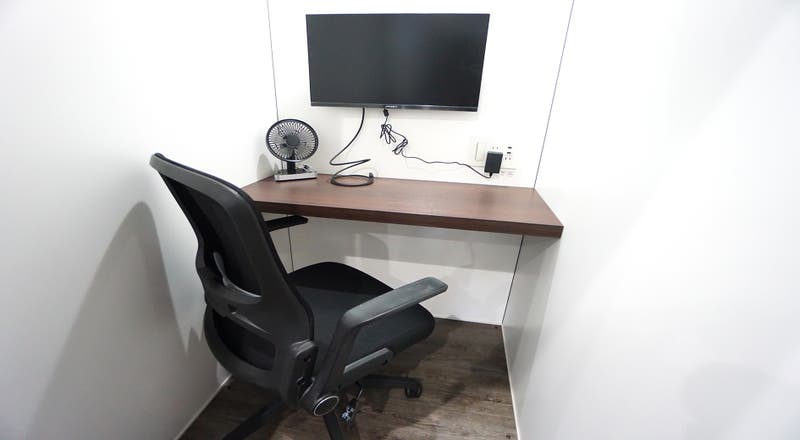 ＜PaO Work NMF青山一丁目ビルNo.1＞1人用個室🚪Wi-Fi📶モニター🖥️電源🔌テレワーク/Web会議