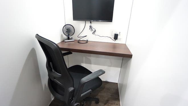 <PaO Work NMF青山一丁目ビルNo.1>1人用個室🚪Wi-Fi📶モニター🖥️電源🔌テレワーク/Web会議の写真1