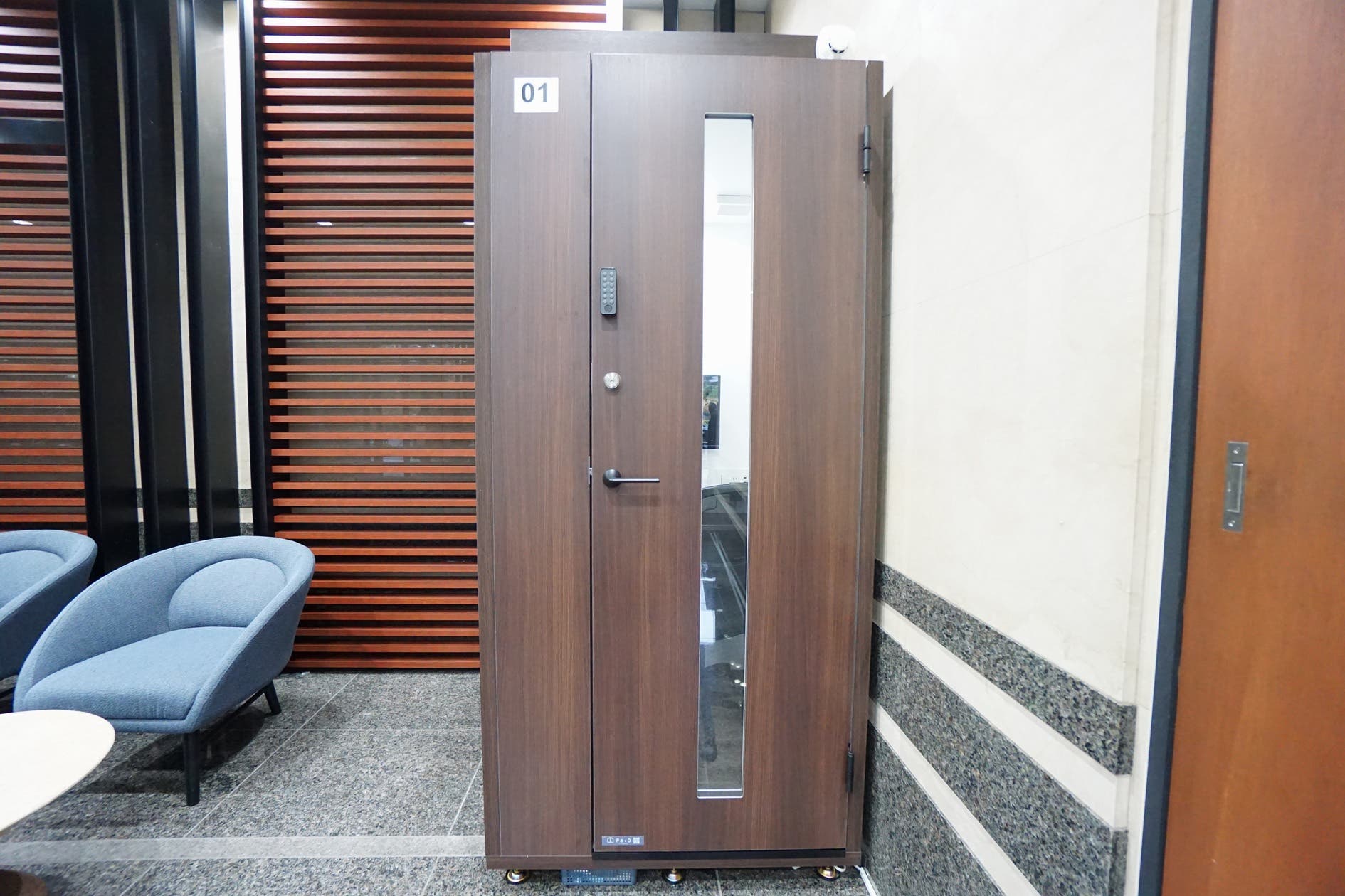 ＜PaO Work NMF青山一丁目ビルNo.1＞1人用個室🚪Wi-Fi📶モニター🖥️電源🔌テレワーク/Web会議の写真4