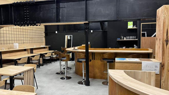 【立席最大30名、着席24名利用可】WI-FI完備■小規模の会議や交流会、撮影に!の写真9