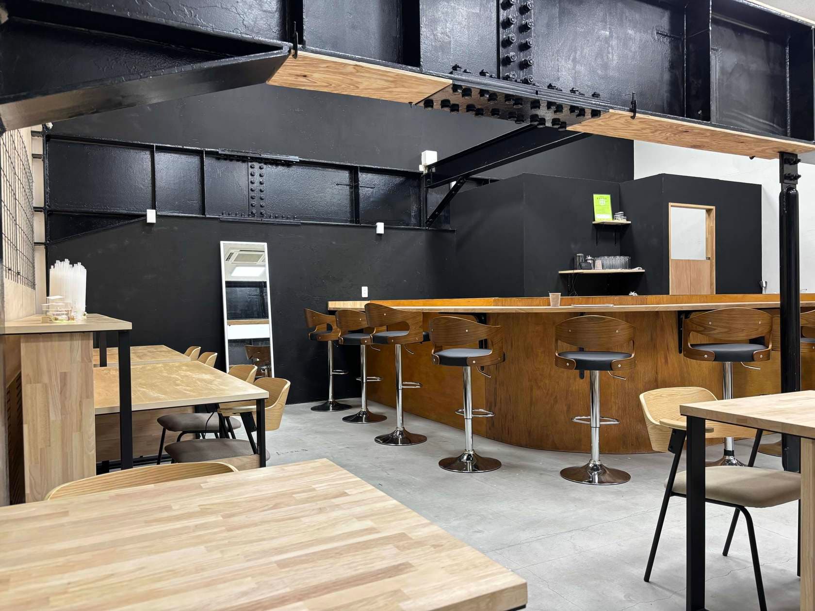 【立席最大30名、着席24名利用可】WI-FI完備■小規模の会議や交流会、撮影に！の写真6