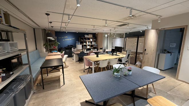 【西新宿五丁目駅 徒歩2分】バーカウンター/キッチン付き35名イベントスペースの写真1