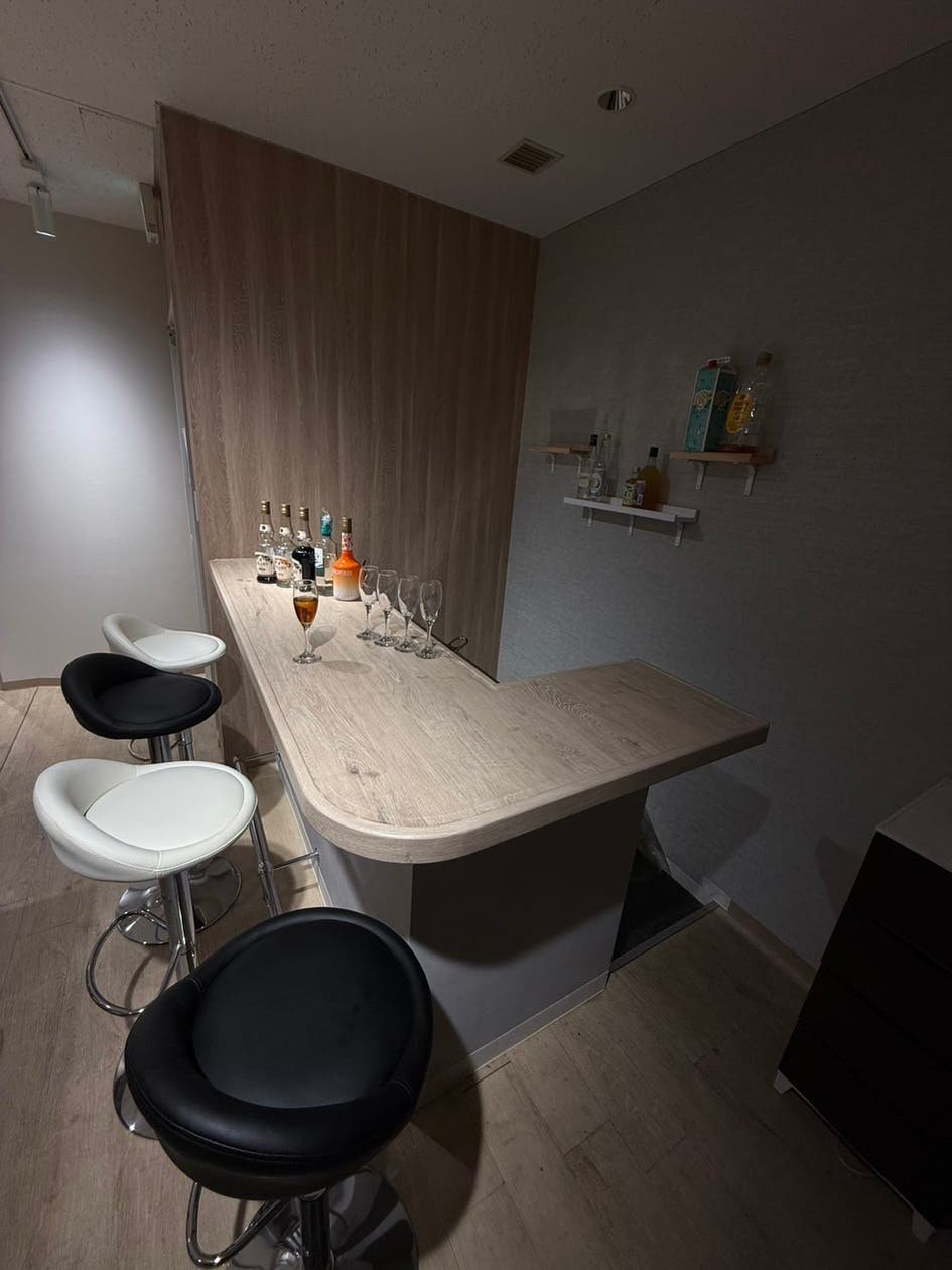 【西新宿五丁目駅 徒歩2分】バーカウンター/キッチン付き35名イベントスペースの写真3