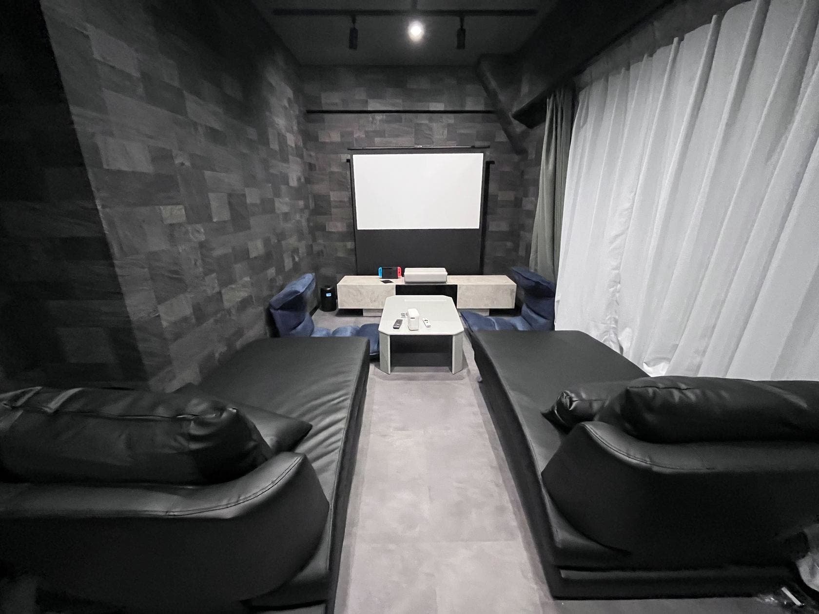 スペモシネマ🎬駅徒歩4分🚶‍♀️ゴミ無料🆓プロジェクター🎥デート💓映画鑑賞🎬774_SpemoCINEMA西船橋の写真1