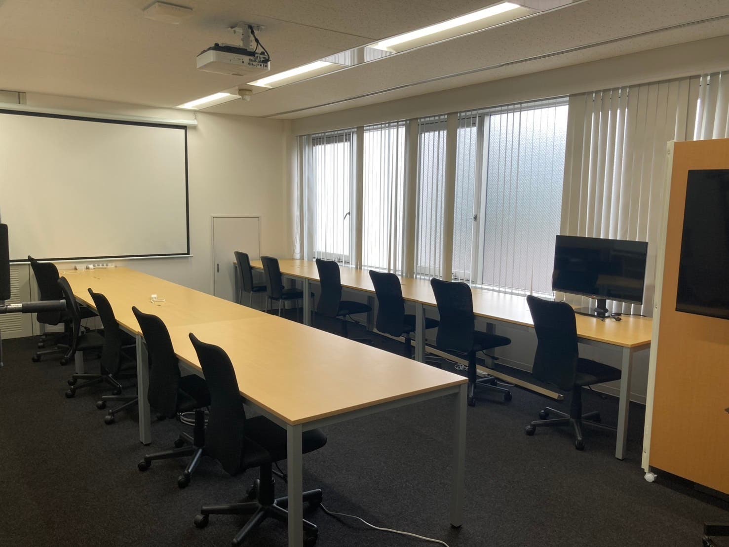 全館貸切（パーティスペース＋大会議室＋小会議室＋中会議室＋廊下）の画像1