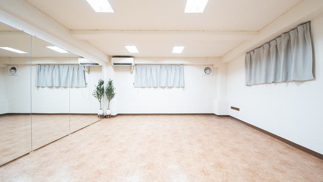 ✨🆕オープン割実施中✨高円寺駅徒歩7分/15名利用可/グループ利用に最適/ダンス・舞台稽古・ヨガ等/鏡5面4.8M/撮影OK!の写真3