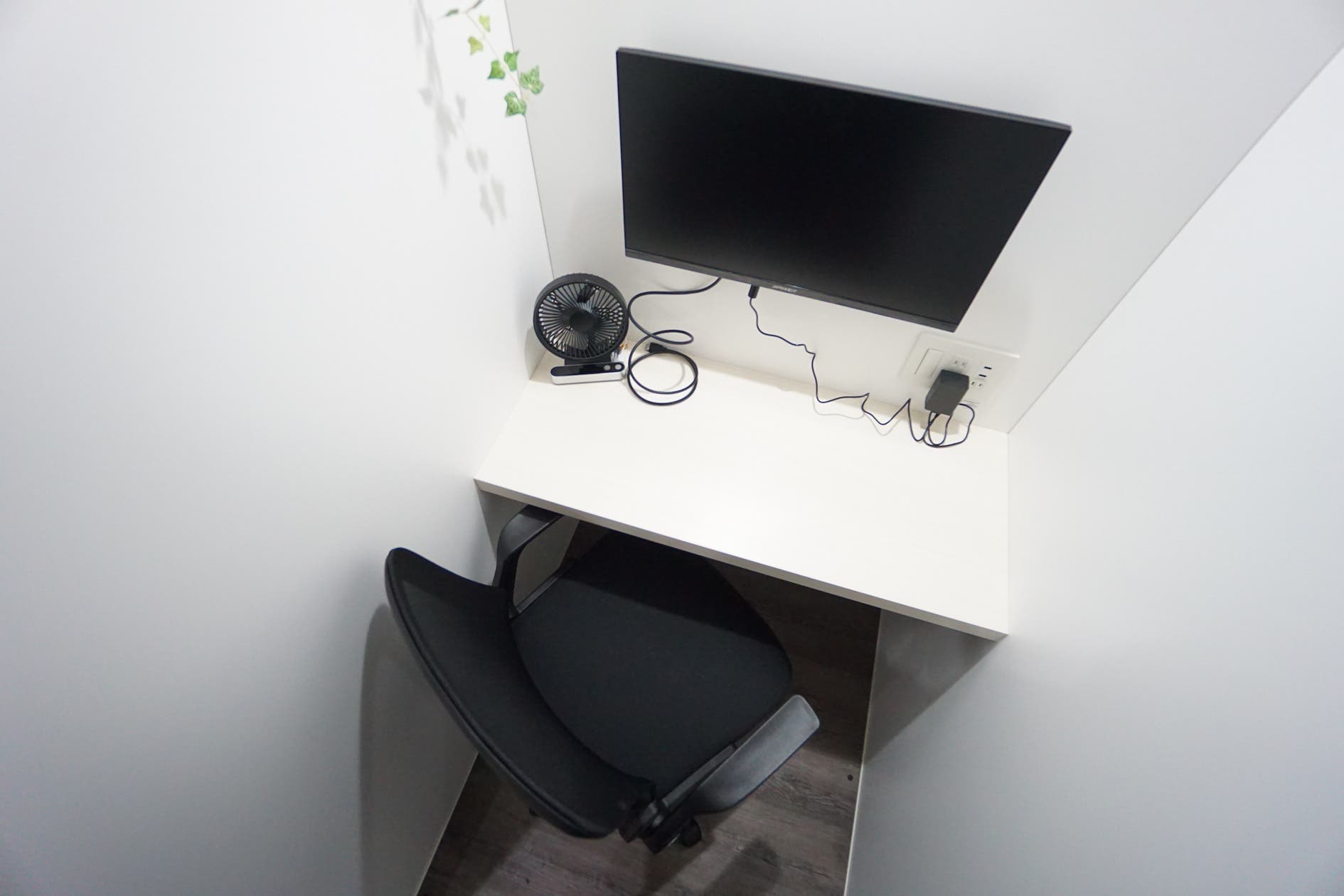 ＜PaO Work NMF駿河台ビルNo.1＞御茶ノ水駅徒歩4分🚃1人用個室🚪Wi-Fi📶モニター🖥️電源🔌の写真3