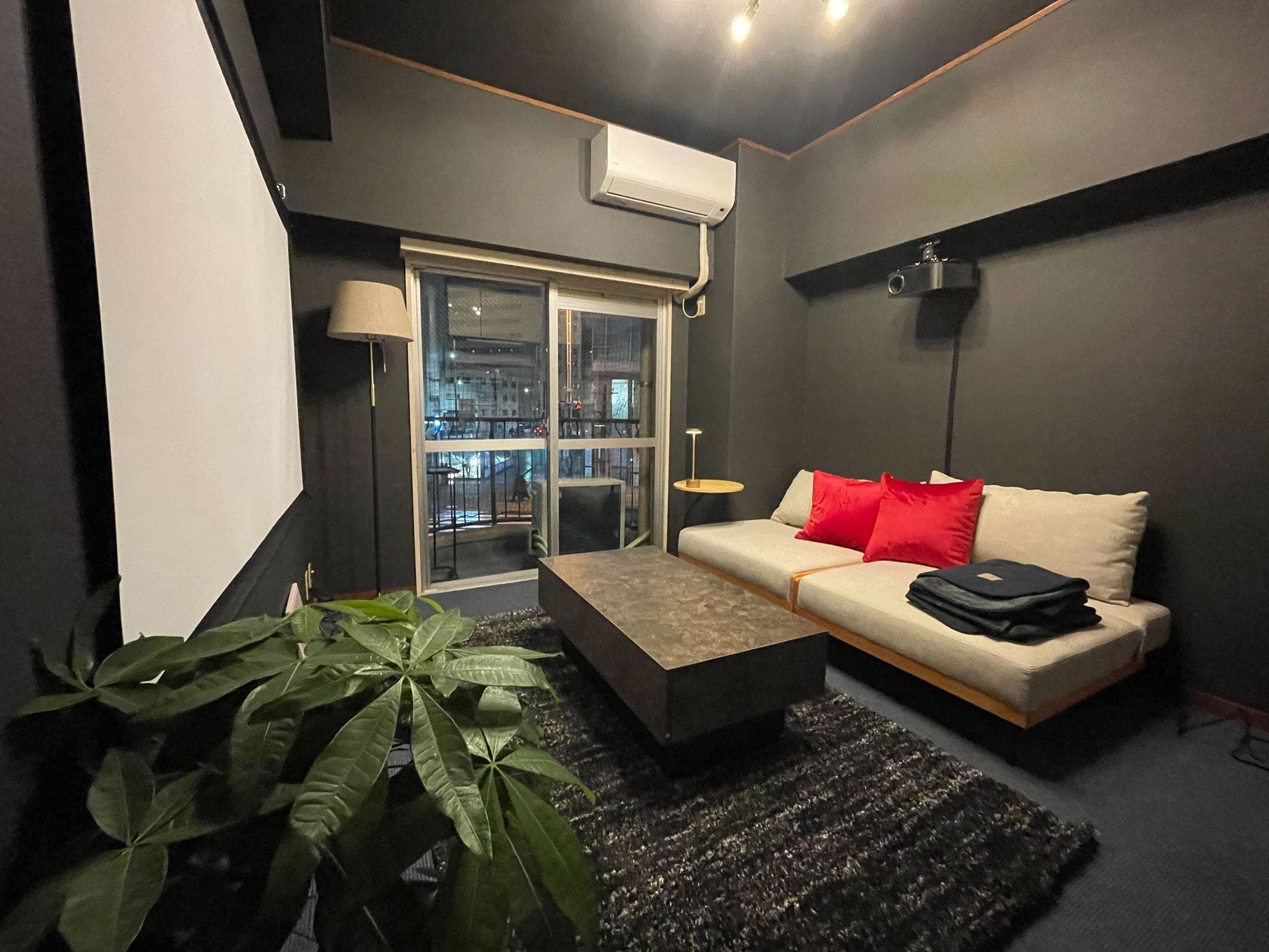 スペモ🎬駅徒歩０分🚶‍♀️プロジェクター🎦スクリーン🎞️映画鑑賞🍿ゲーム🎮️デート💖816_CINEMA福岡天神の写真5