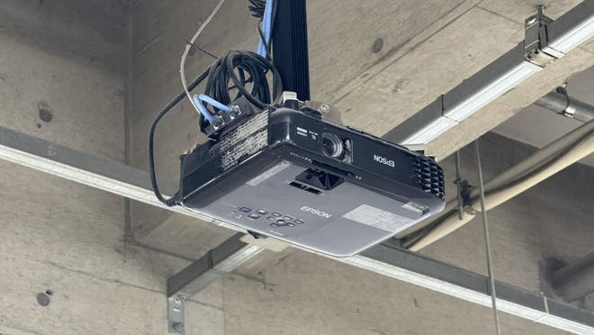 【平日会議室利用限定】栄テレビ塔から徒歩5分の好立地200㎡天井高4.5m 会議室仕様|アルベホール名古屋の写真15