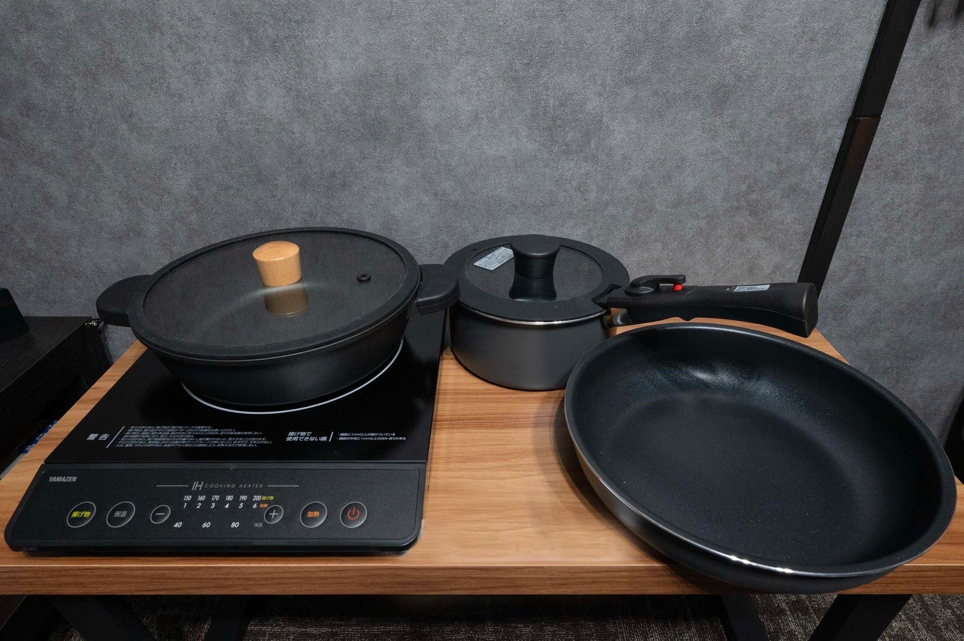 ④卓上IHヒーターとお鍋セットの画像1