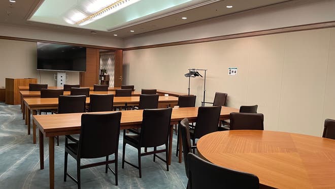 【大ヒロマ_22名会議室】銀山町駅から徒歩2分!眺めの良い広々とした会議室(大型モニター・電源タップ無料/高速Wi-Fiあり)の写真1