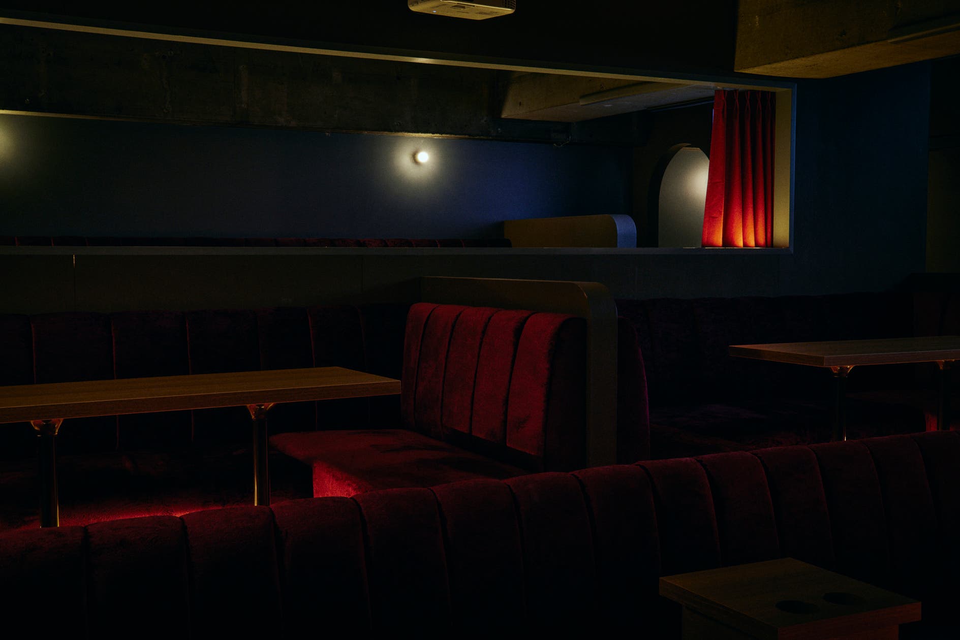 六本木の隠れ家シアター型カラオケバースペース／音と映像で“表現”が生まれる没入型イベント空間の写真4