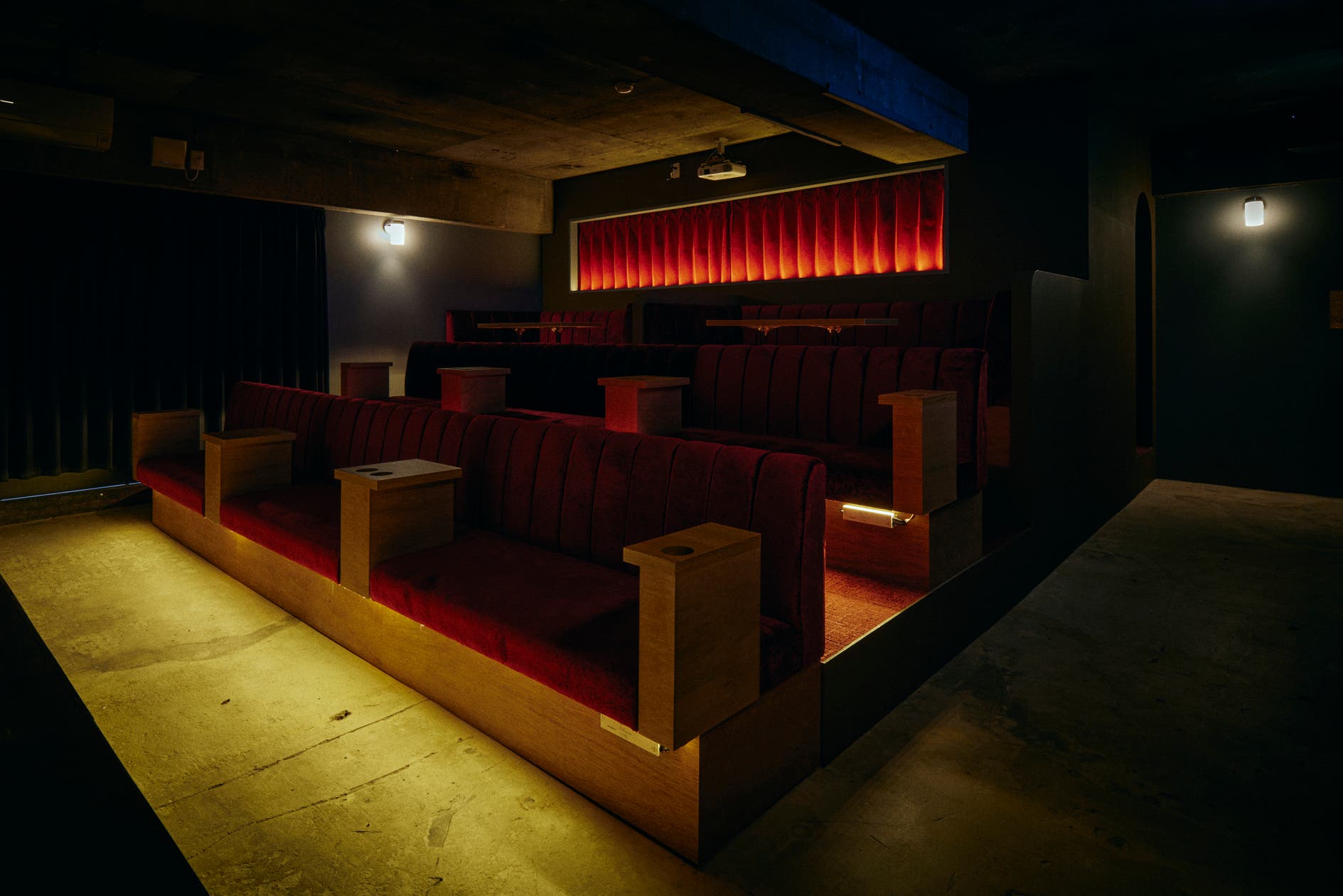 六本木の隠れ家シアター型カラオケバースペース／音と映像で“表現”が生まれる没入型イベント空間の写真6