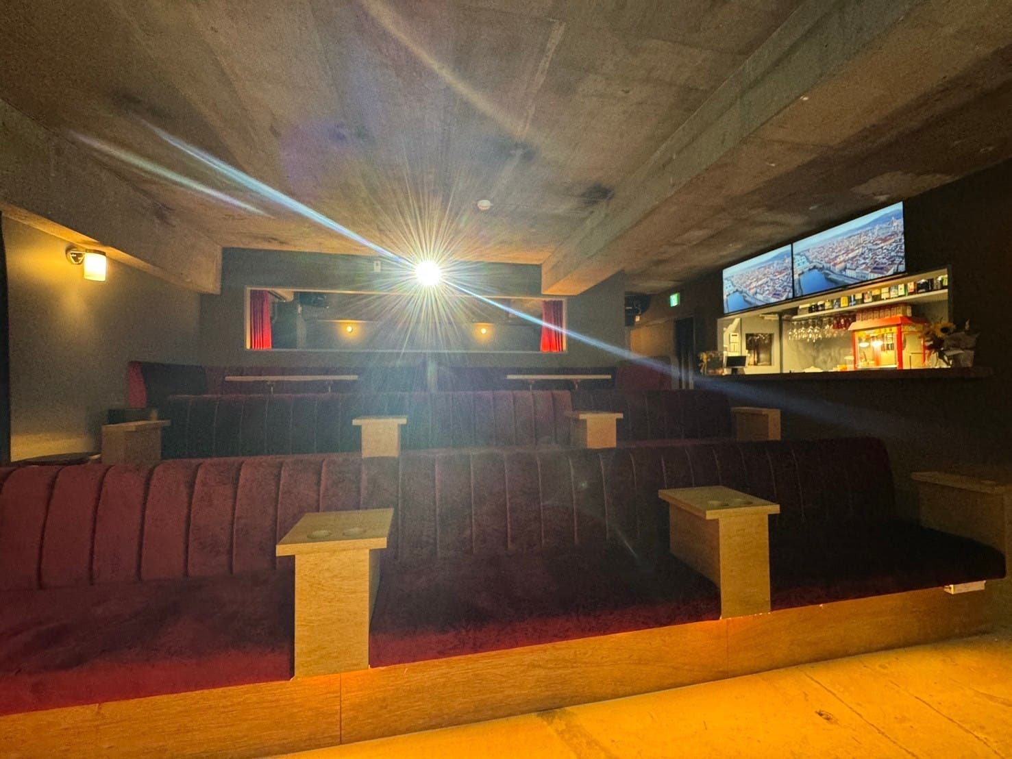 六本木の隠れ家シアター型カラオケバースペース／音と映像で“表現”が生まれる没入型イベント空間の写真8