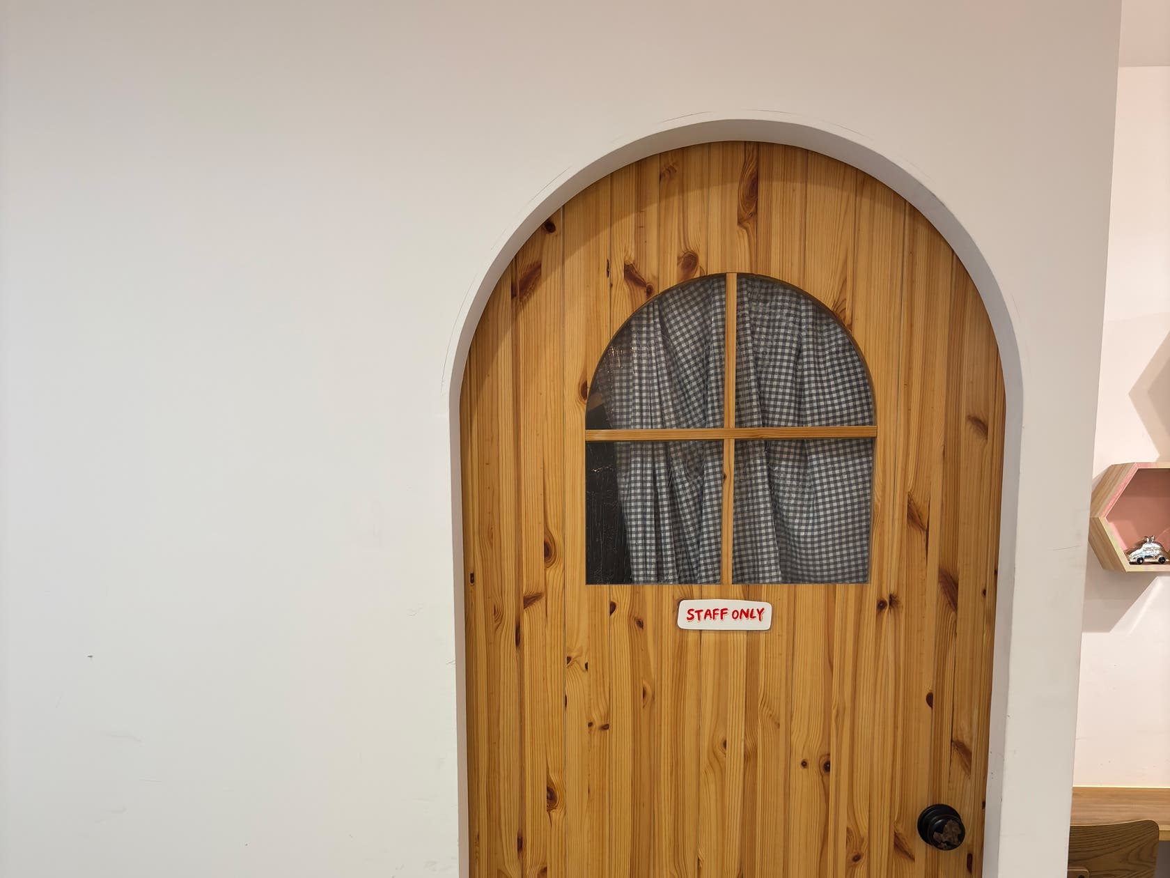 【中崎町駅・天神橋筋六丁目駅から8分】カフェスペース貸切。高速Wi-Fi完備、個展/撮影/勉強会など/ノスタルジーなスペースの写真17