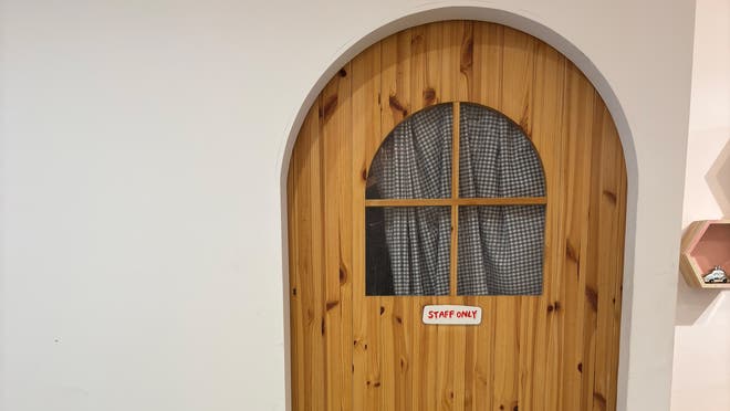 【中崎町駅・天神橋筋六丁目駅から8分】カフェスペース貸切。高速Wi-Fi完備、個展/撮影/勉強会など/ノスタルジーなスペースの写真17