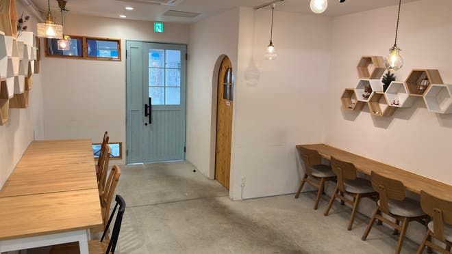 【中崎町駅・天神橋筋六丁目駅から8分】カフェスペース貸切。高速Wi-Fi完備、個展/撮影/勉強会など/ノスタルジーなスペースの写真5