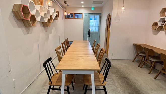 【中崎町駅・天神橋筋六丁目駅から8分】カフェスペース貸切。高速Wi-Fi完備、個展/撮影/勉強会など/ノスタルジーなスペースの写真2