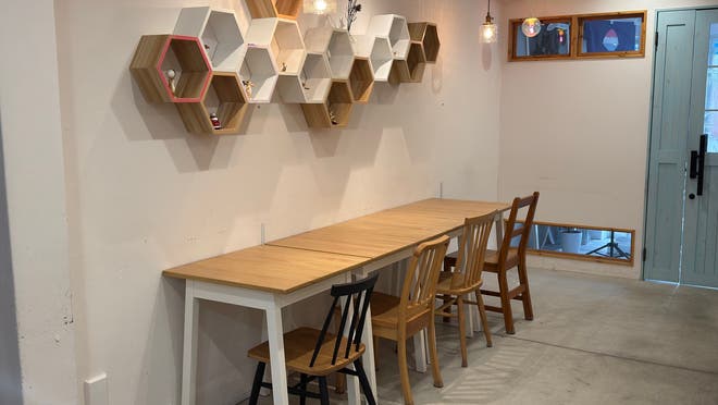 【中崎町駅・天神橋筋六丁目駅から8分】カフェスペース貸切。高速Wi-Fi完備、個展/撮影/勉強会など/ノスタルジーなスペースの写真7