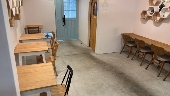 【中崎町駅・天神橋筋六丁目駅から8分】カフェスペース貸切。高速Wi-Fi完備、個展/撮影/勉強会など/ノスタルジーなスペースの写真8