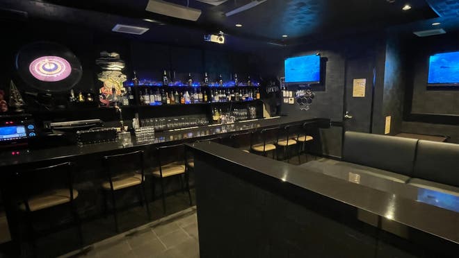 BAR完全貸切/セルフ飲み放題880円/カラオケ・ダーツ無料/結婚式2次会/誕生日会/Bar TK 心斎橋の写真2