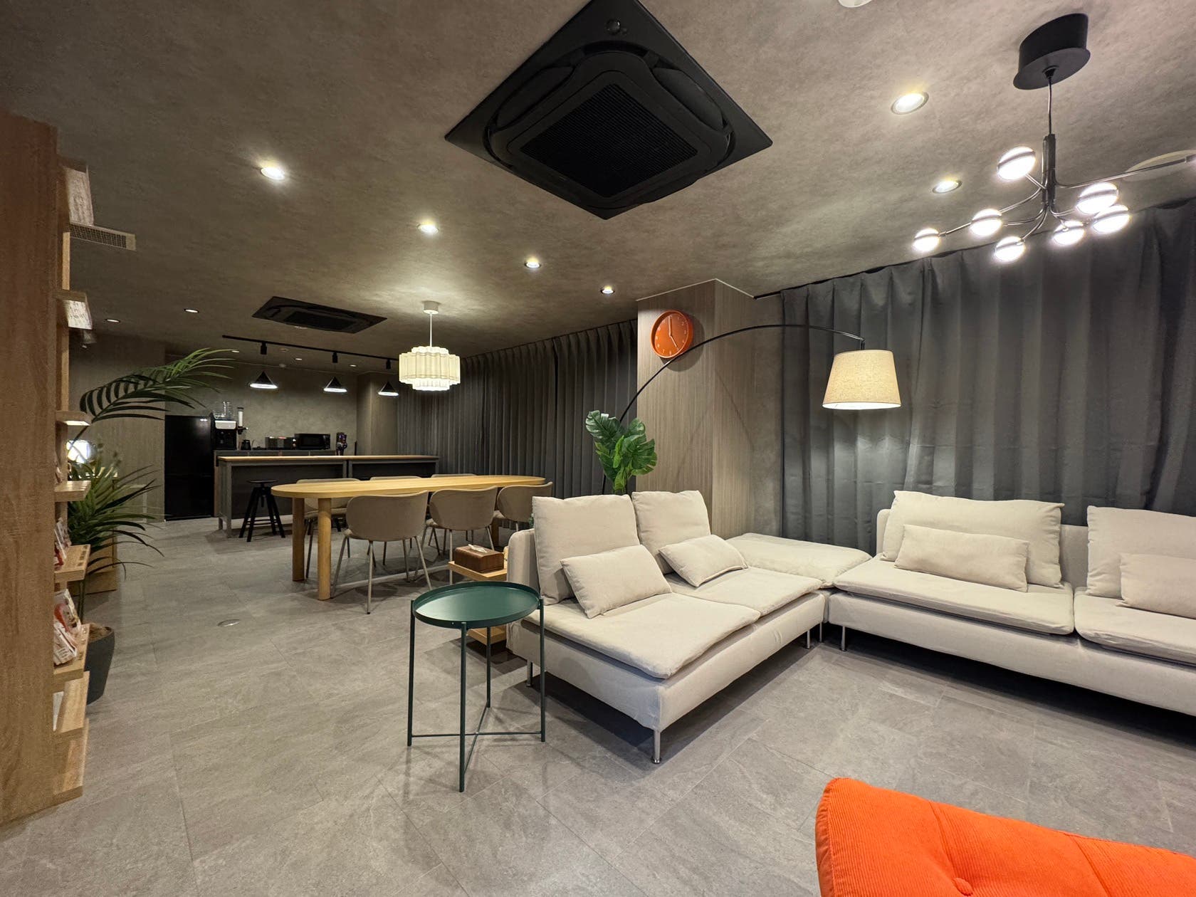 スペモ🏠駅徒歩4分✨キッチン🍳プロジェクター🎥パーティー🍷撮影🎥ママ会👶🏻777_SpemoLIVING西船橋の写真1