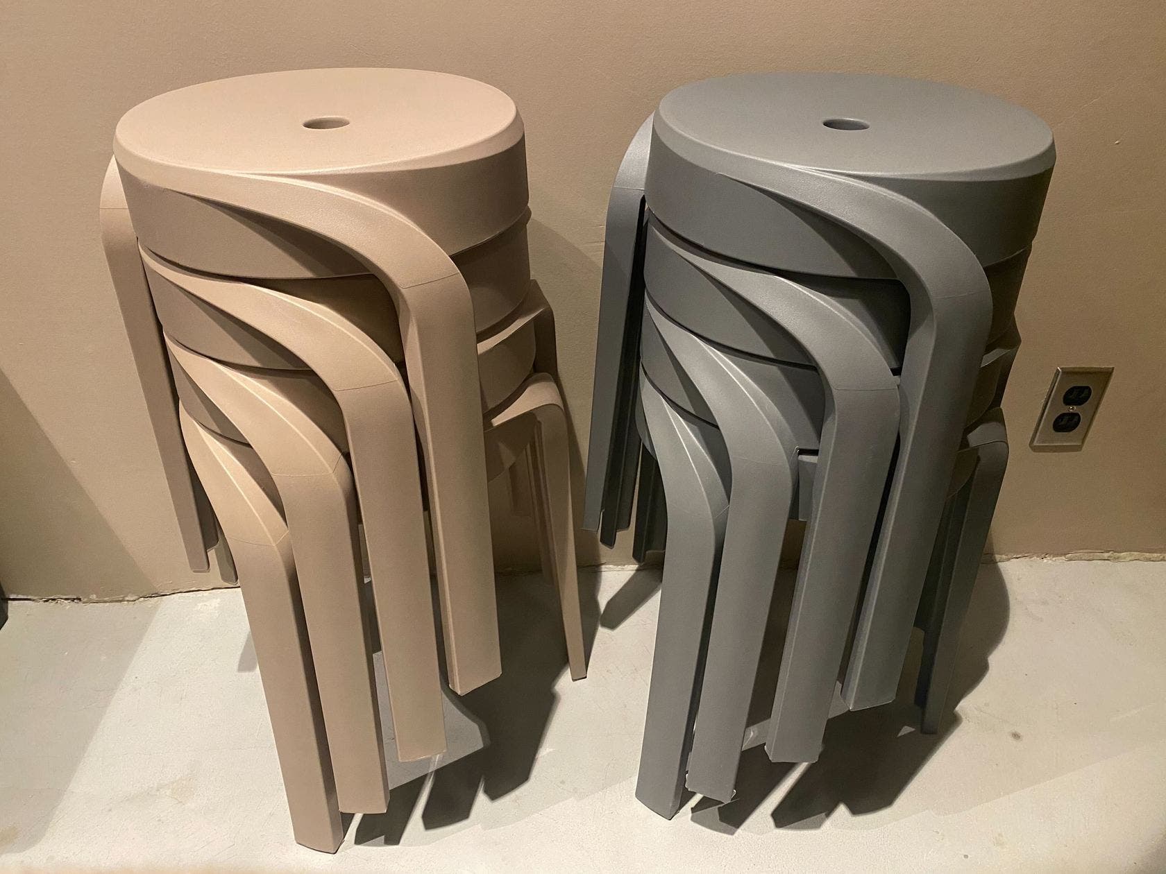 スタッキングチェアの画像1