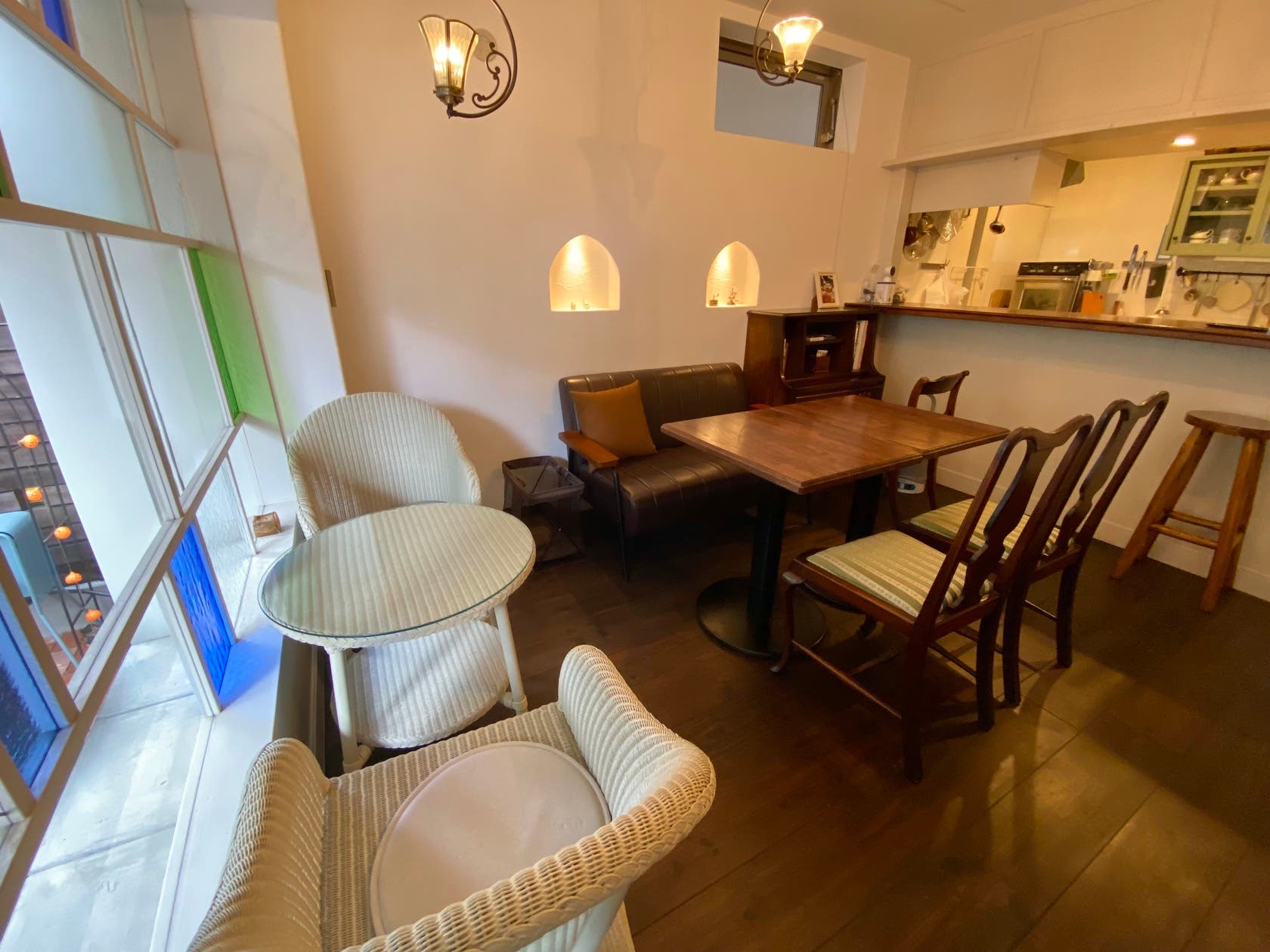 中央線国立駅から徒歩8分 | カフェレンタルスペース 交流会・ミーティング・セミナー・ワークショップなど・撮影は家具移動可能の写真2