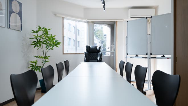 湯島駅1分。マルチモニタで捗るおこもり作業!ちょうどサイズの31㎡!最大9名!作業・ミーティング・小会議・ミニセミナーに!の写真2