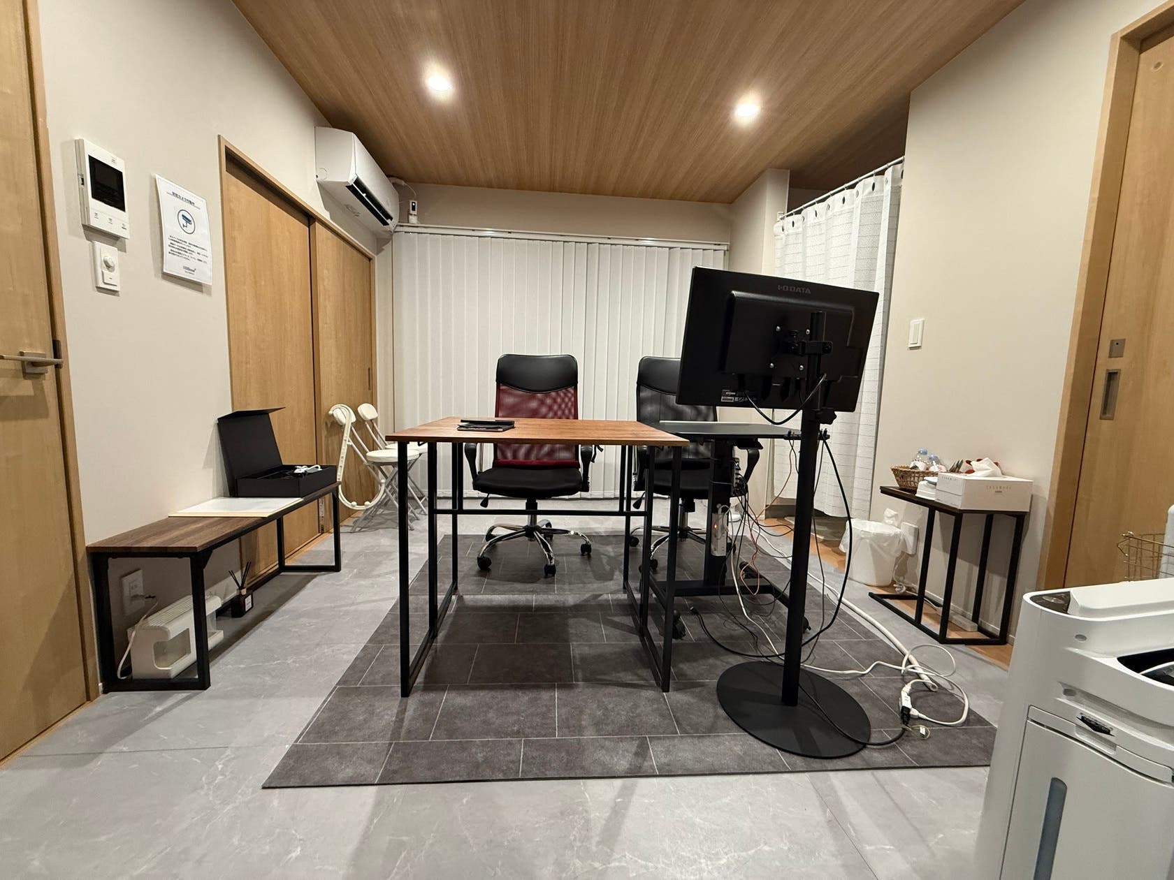 【地下鉄成増駅近】新築物件に新規オープンのキレイなワークスペース 完全個室 WiFi/モニター/電源完備の写真1