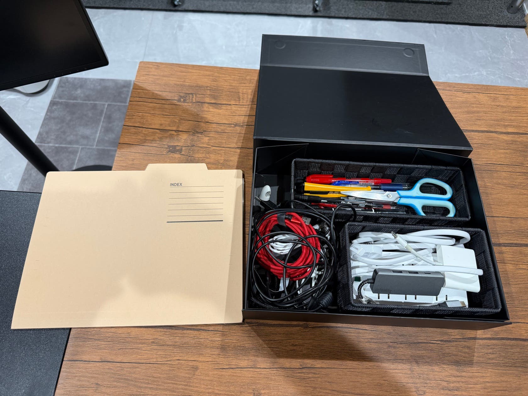 【地下鉄成増駅近】新築物件に新規オープンのキレイなワークスペース 完全個室 WiFi/モニター/電源完備の写真2