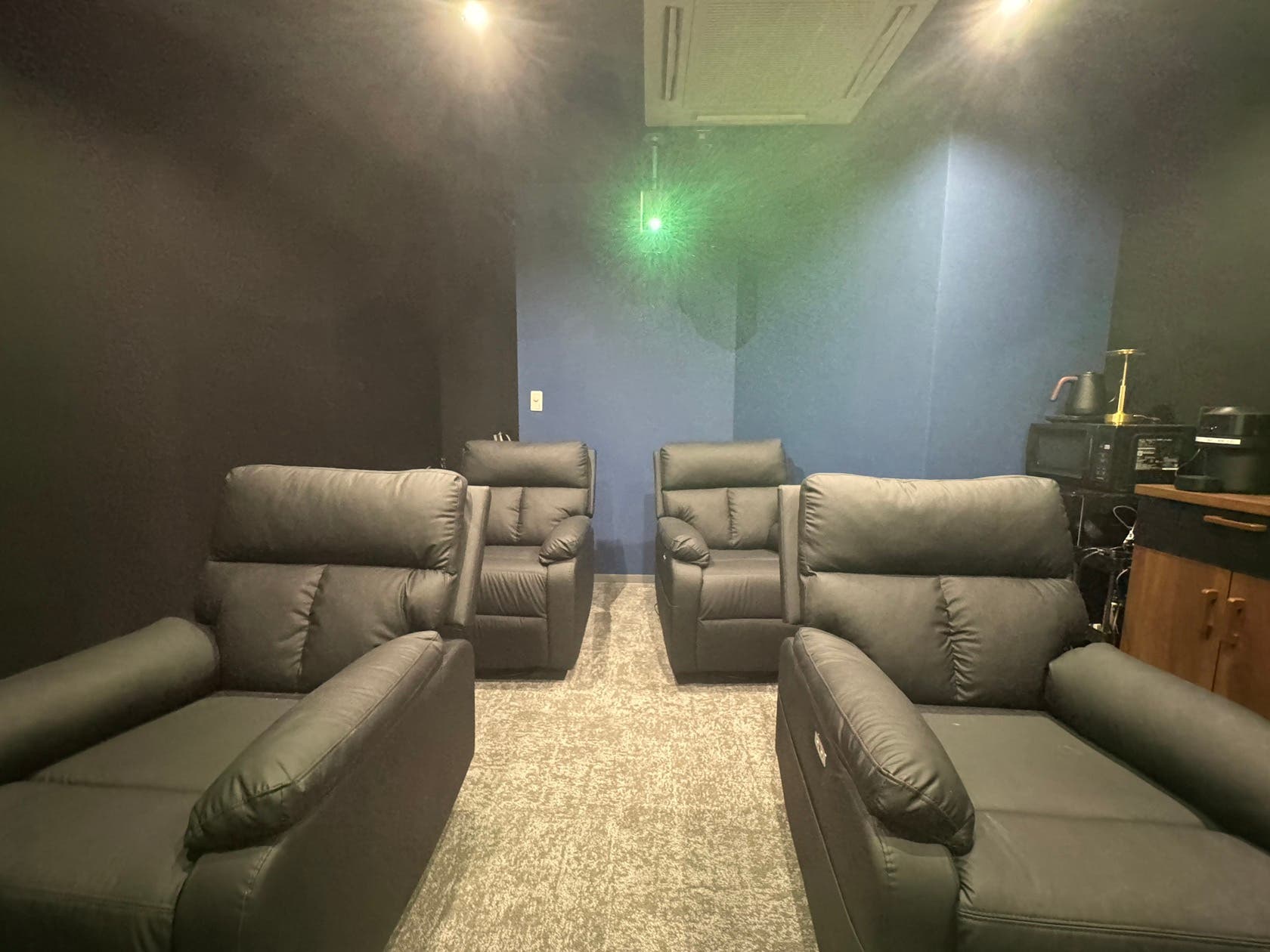 スペモシネマ🎬駅徒歩4分🚶‍♀️ゴミ無料🆓プロジェクター🎥デート💓映画鑑賞🎬774_SpemoCINEMA西船橋の写真6