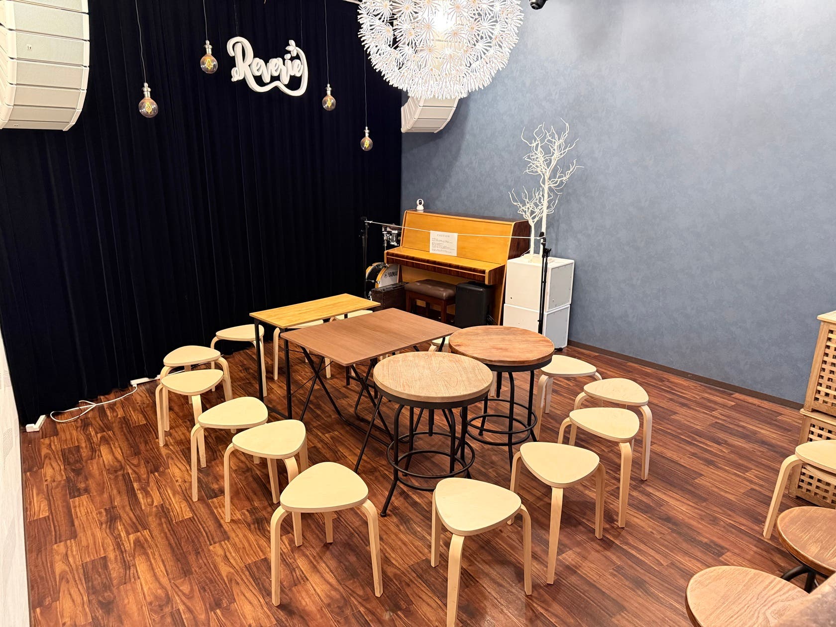 町田駅徒歩10分！パーティ・会議・WiFi・プロジェクター・高品質音響・防音・DVD鑑賞、多目的に利用できます！の写真1