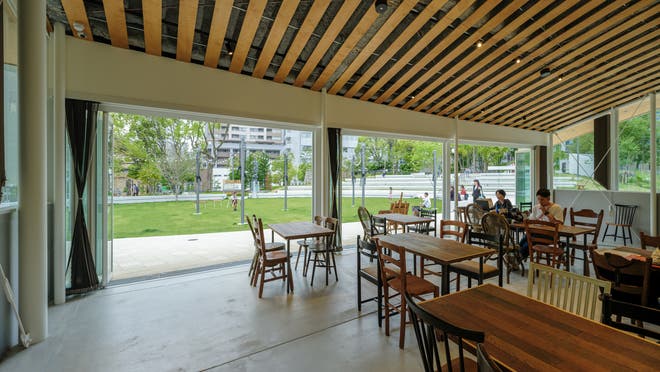 ラウンジ ~芝生に開いたみんなのスペース~の写真1