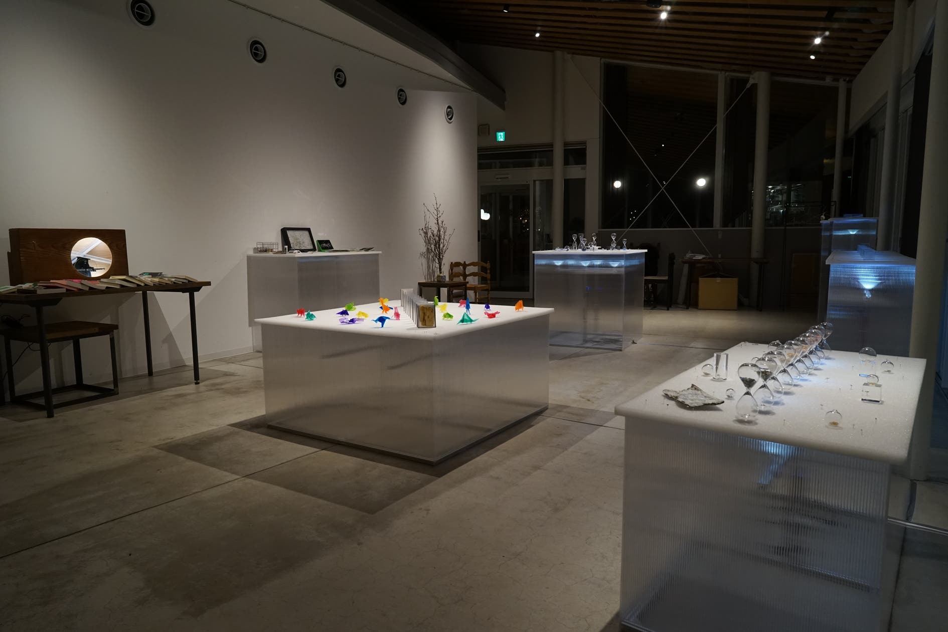 ラウンジ　～芝生に開いたみんなのスペース～の写真4