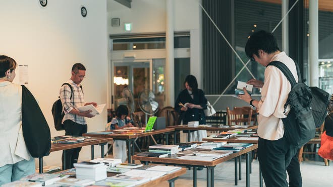 ラウンジ ~芝生に開いたみんなのスペース~の写真7