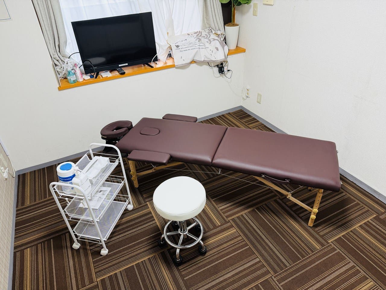 ☆TSUBAKI横浜☆　明るく静かなスペース★安定高速光回線WiFi　★テレワーク・Web会議・動画撮影最適、施術、マッサージの写真10