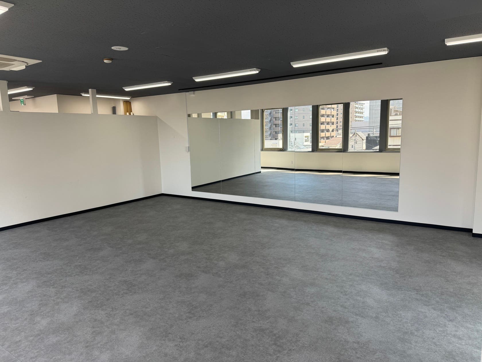 「１時間６００円〜」平塚駅から徒歩５分のダンス演劇楽器演奏なんでもOK!レンタルスタジオ【ショート、YouTube動画撮影OK】の写真1