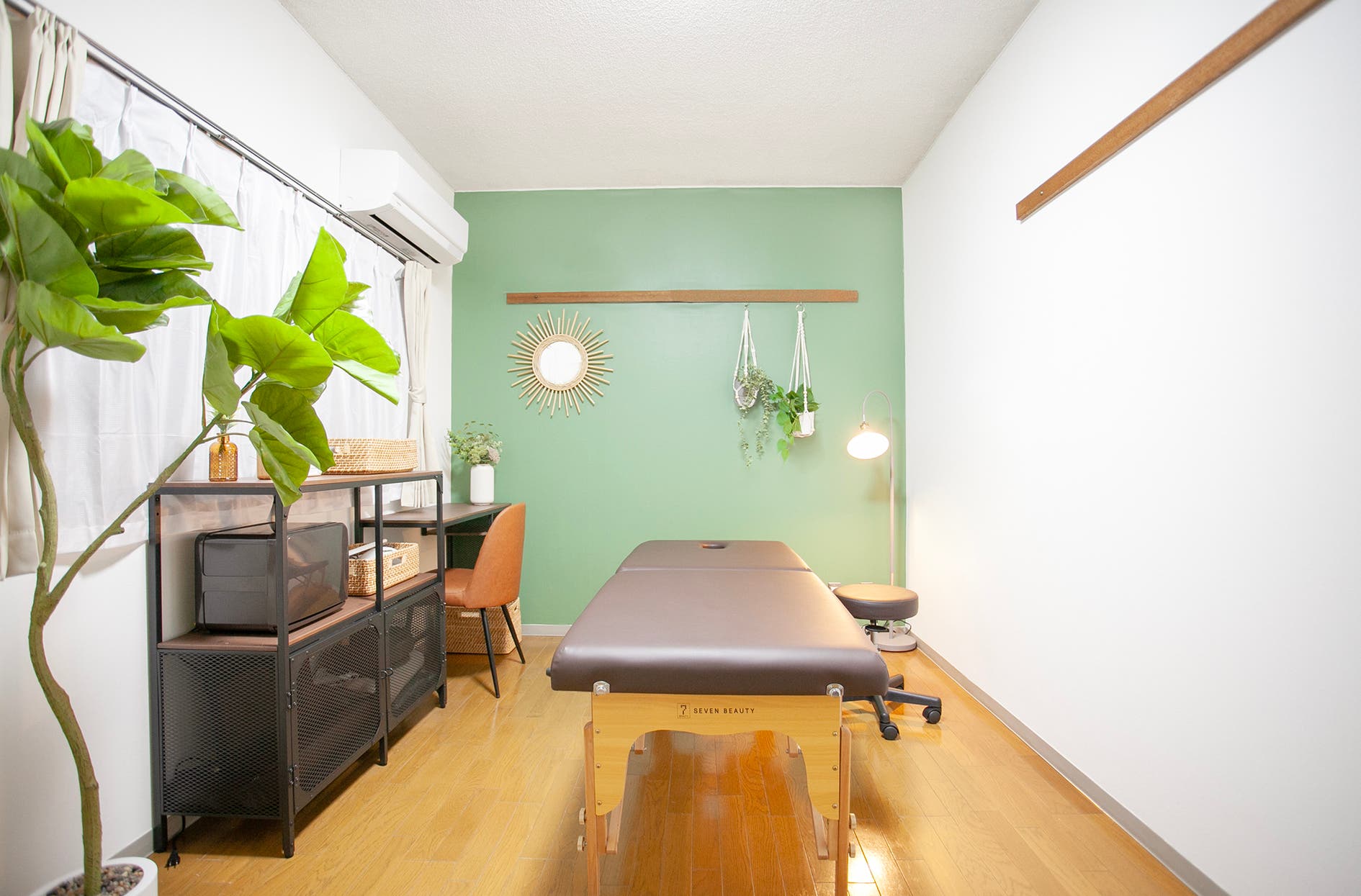 【NEW　OPEN】シックで落ち着いた空間で特別な時間をの写真2