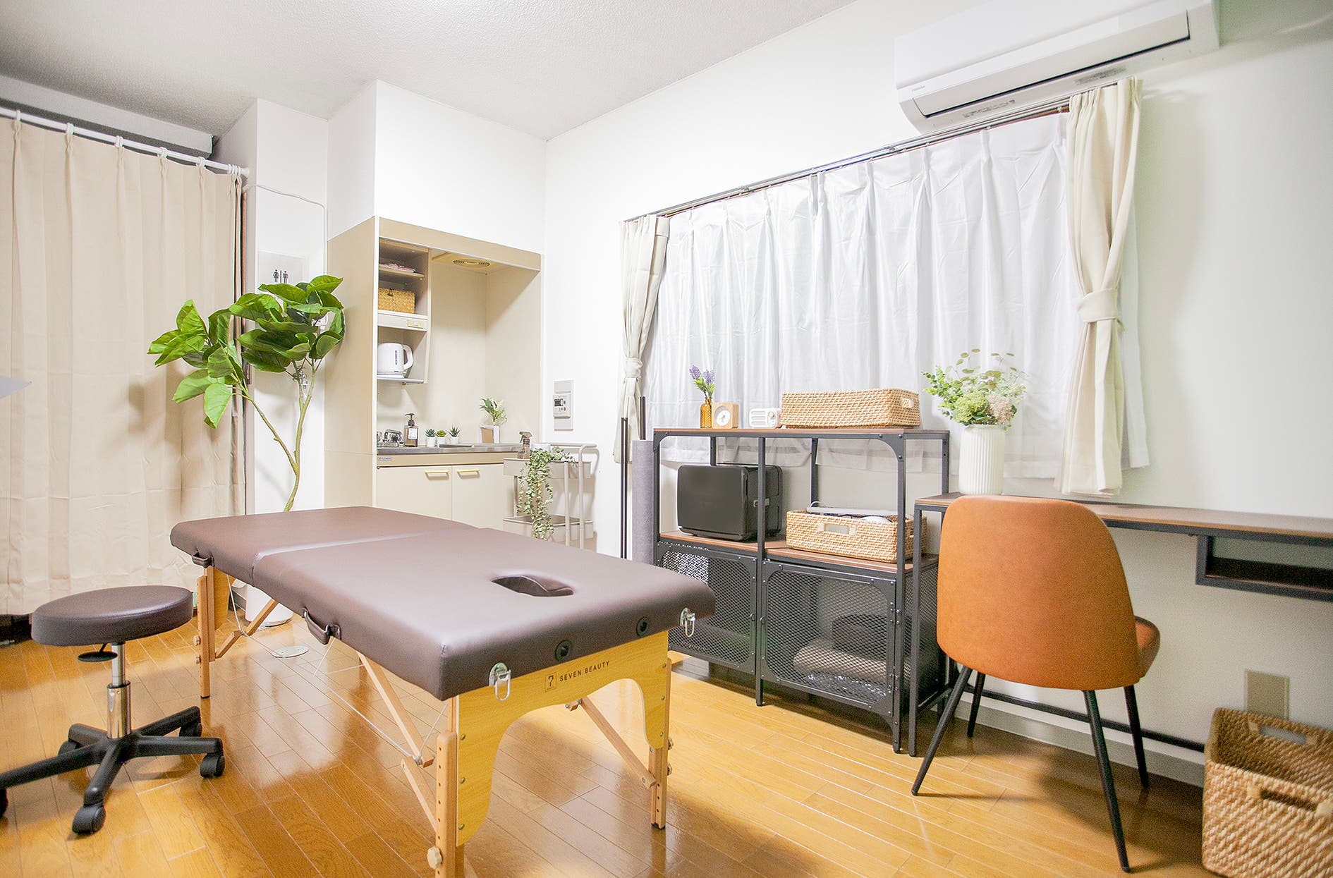 【NEW　OPEN】シックで落ち着いた空間で特別な時間をの写真3