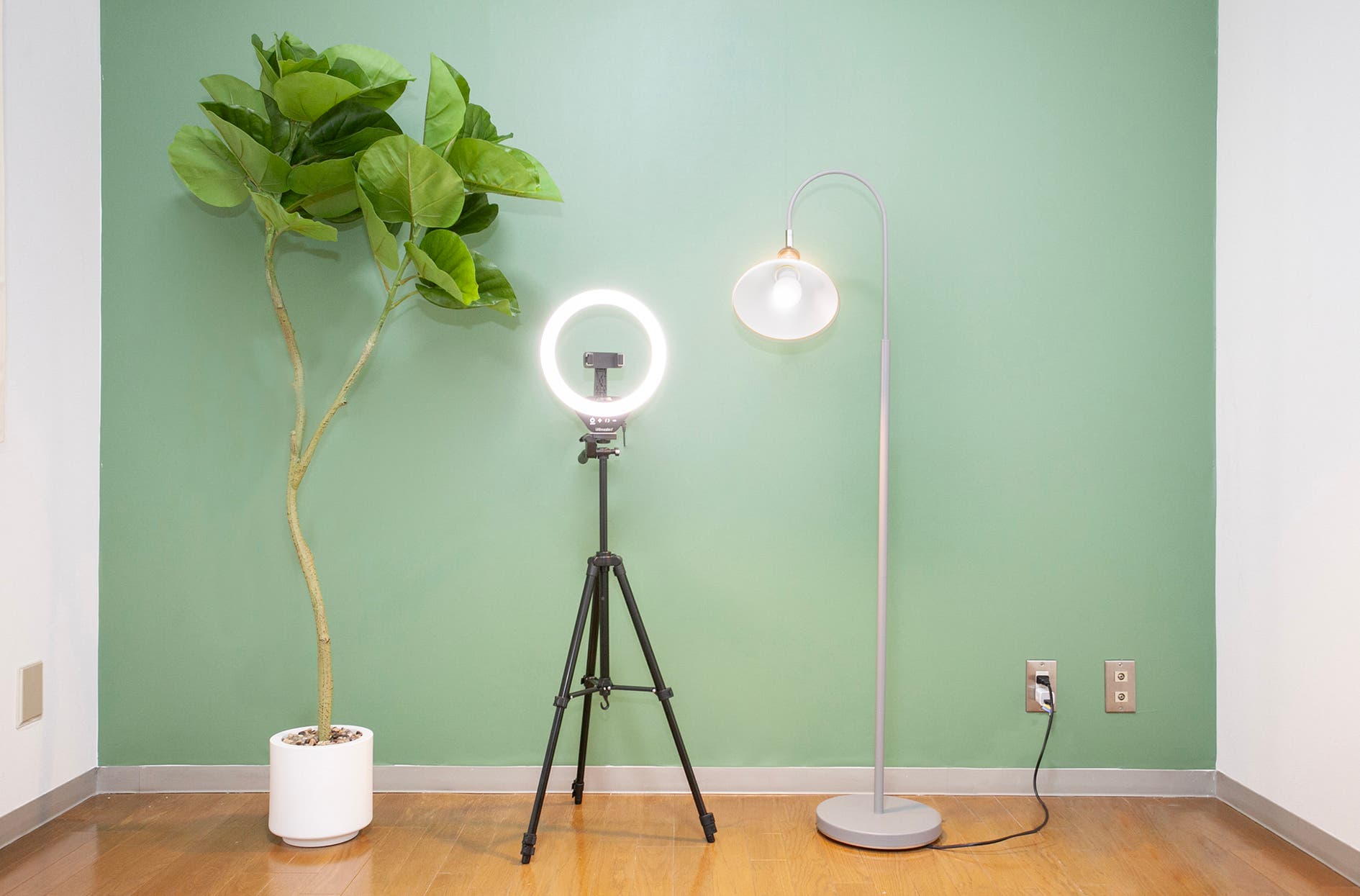 【NEW　OPEN】シックで落ち着いた空間で特別な時間をの写真18