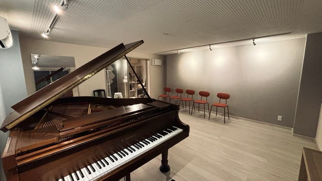 玉造ピアノのあるサロン【2026年1月リニューアル❣️】の写真1