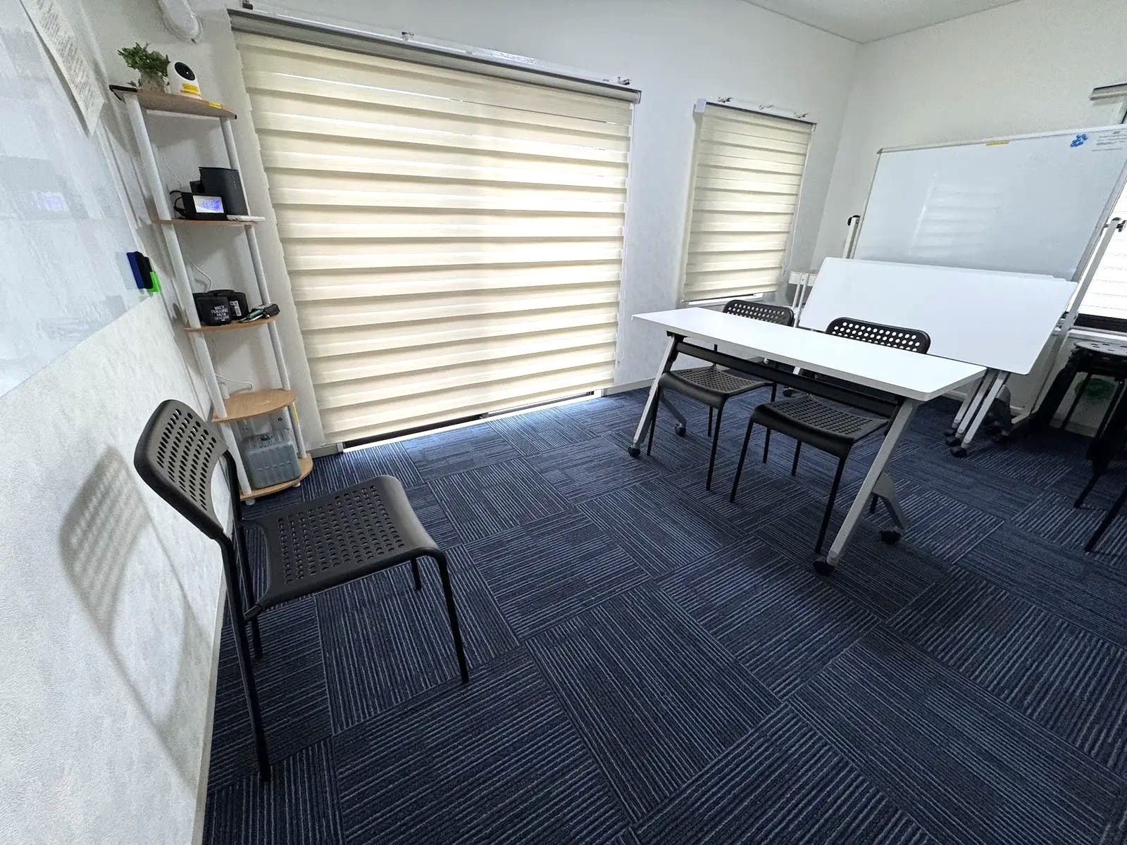 新宿高島屋からすぐ！気軽に24時間使えるシンプルなレンタルスペース・電子タバコ可・施術ベッド有りの写真16