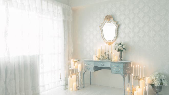 【新宿区】自然光差し込むアンティーク調スタジオ|駅徒歩4分|バレンタイン装飾🍫追加中|広告|アパレル|作品撮りなどの写真3