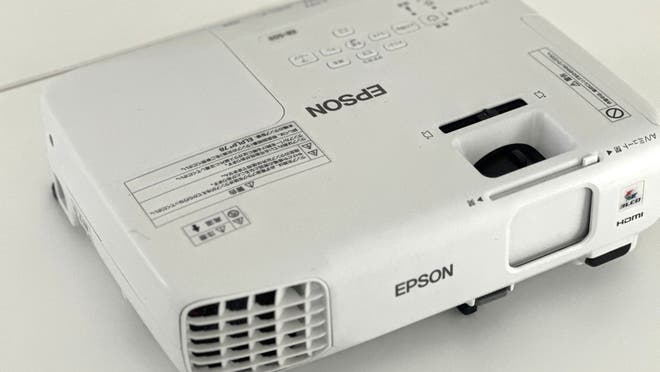 新宿高島屋からすぐ!気軽に24時間使えるシンプルなレンタルスペース・電子タバコ可・施術ベッド有りの写真7